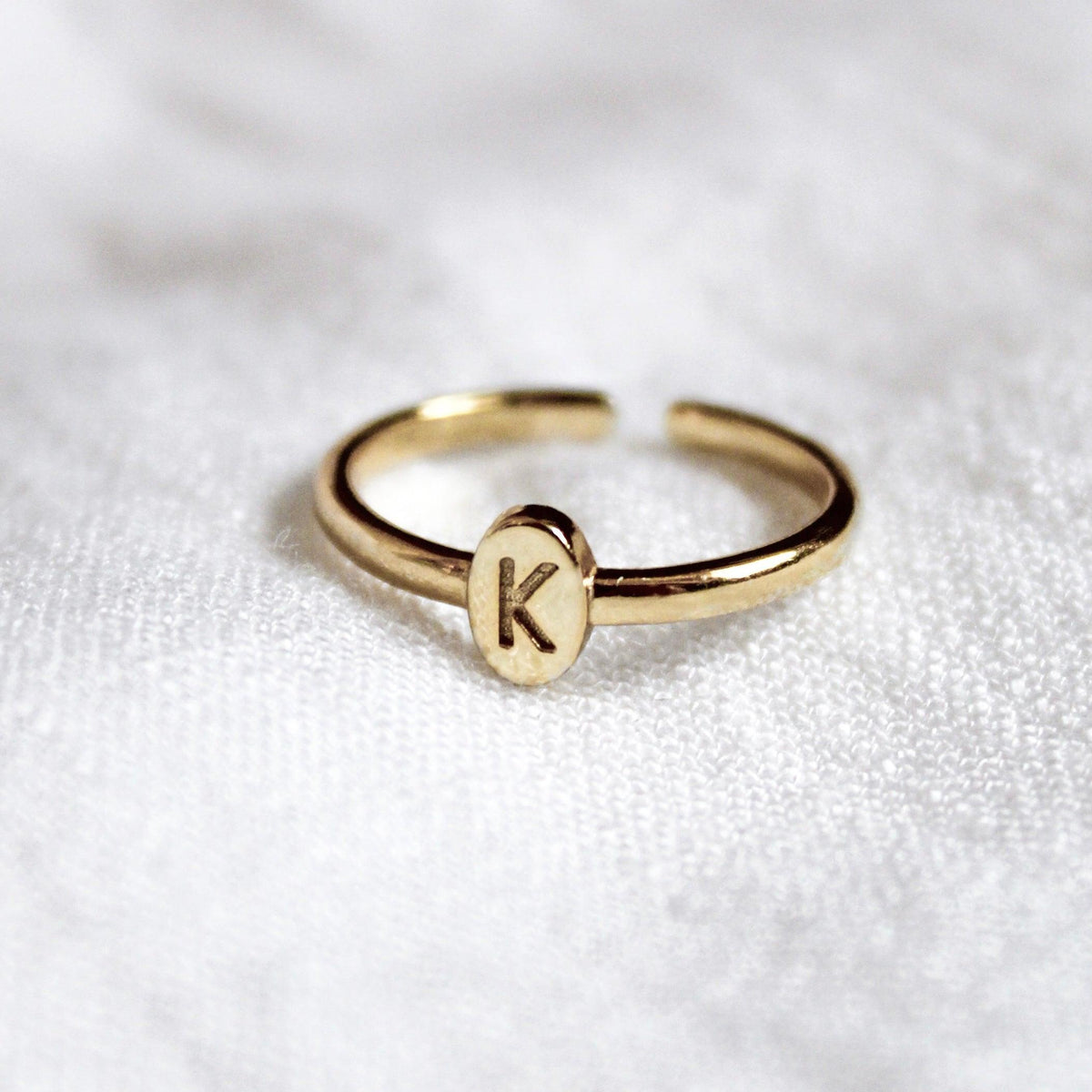 Kinsey Initial Ring - Gold – Flutter